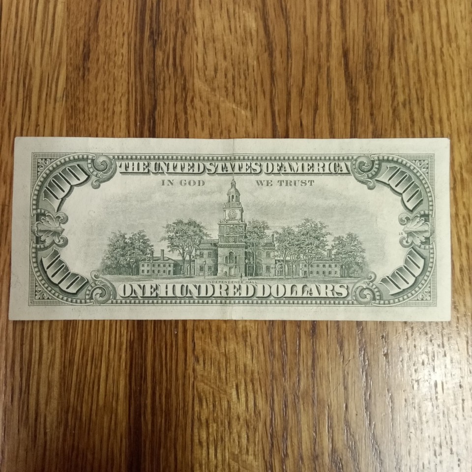 Lightly Circulated Small Head $100 bill Series 1974 Serial No ...