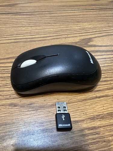 Microsoft Wireless Mouse 1000 ** w/ 1447 RECEIVER DONGLE ** Excellent ...