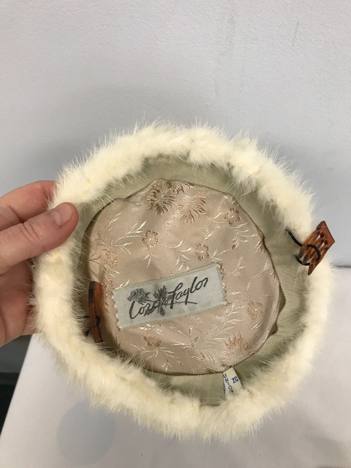 ANTIQUE UNION MADE WHITE MINK CAP HAT - Gem
