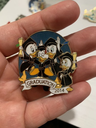 2014 Donald Duck & nephews Huey Dewey Louie Disney Graduation 3d pin LE ...