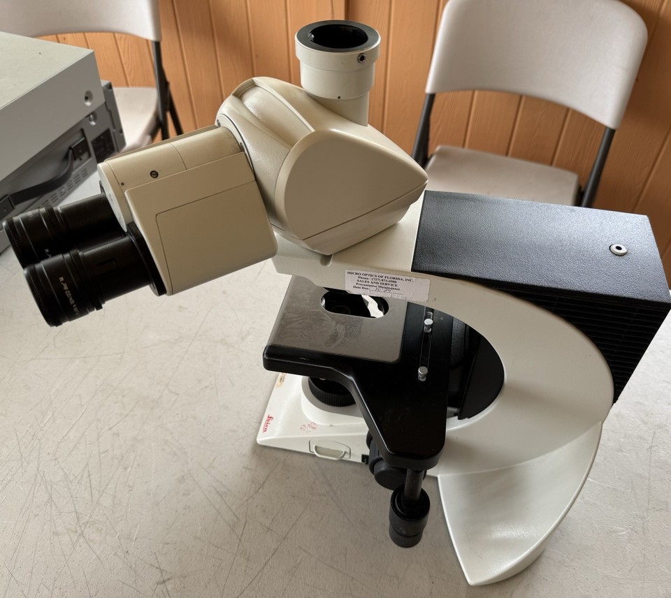 Leica DM2000 Microscope With Trinocular Head No Objective lens | eBay