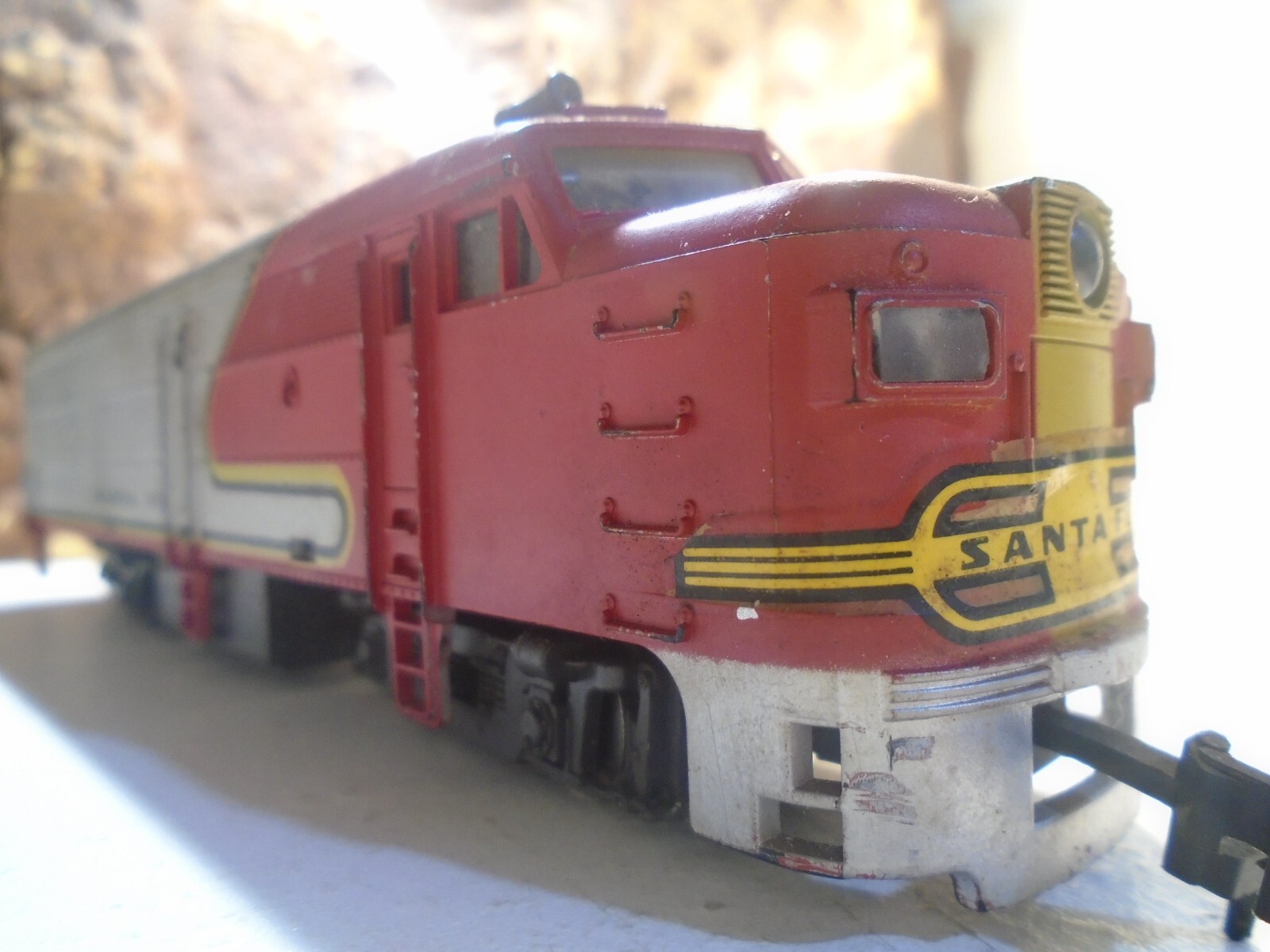 ROCO HO SCALE SANTA FE EMD F-7 DIESEL LOCOMOTIVE,TESTED, EXCELLENT 1 ...