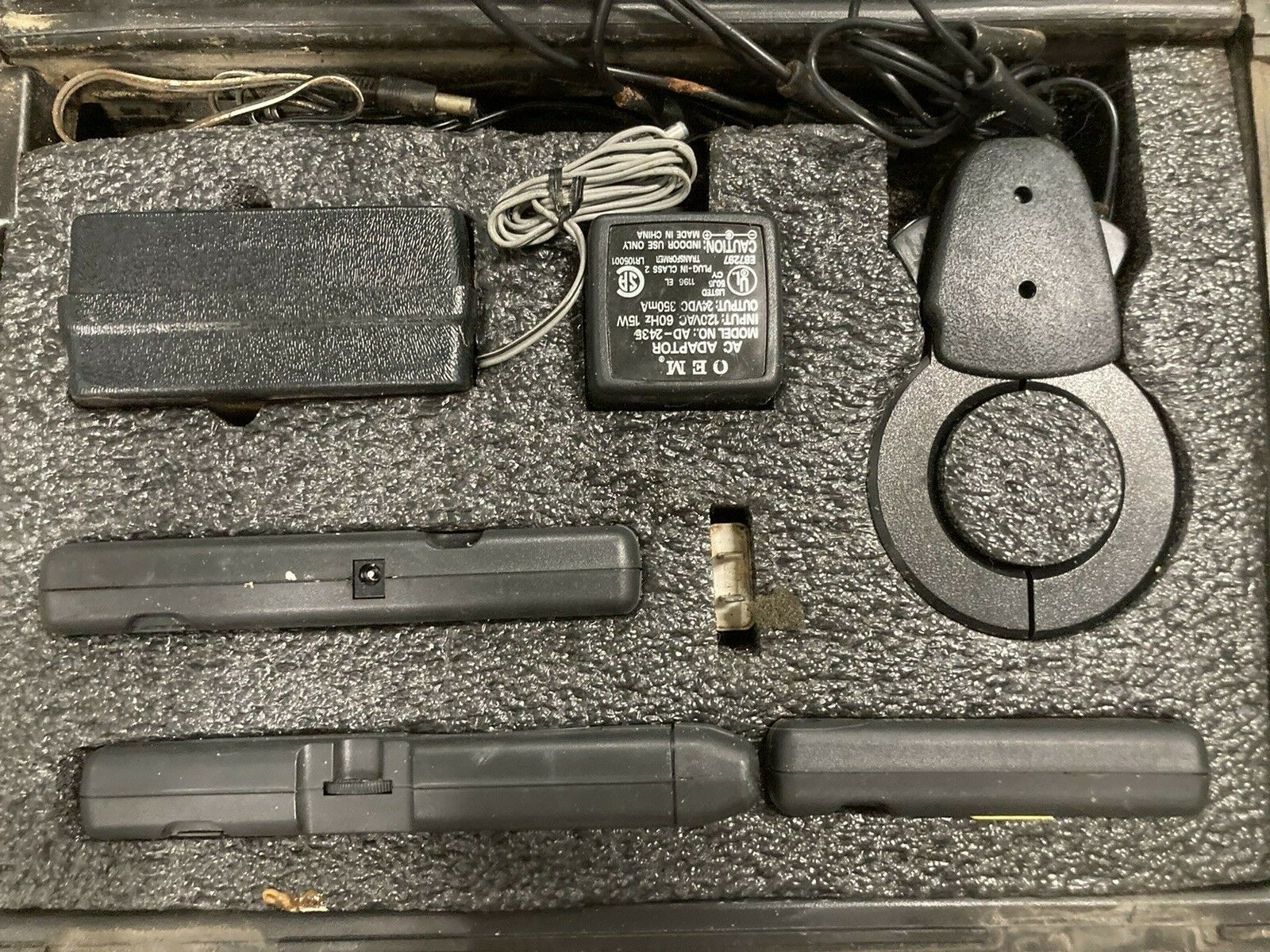 Pasar Amprobe Advanced Wire Tracer Kit AT2005 W/ S2600, T2200, R2000 ...