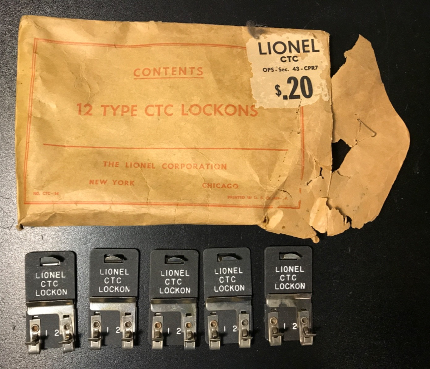 LIONEL CTC POWER LOCK ON LOT OF 5 O GAUGE TRAIN TRACK TERMINAL ...