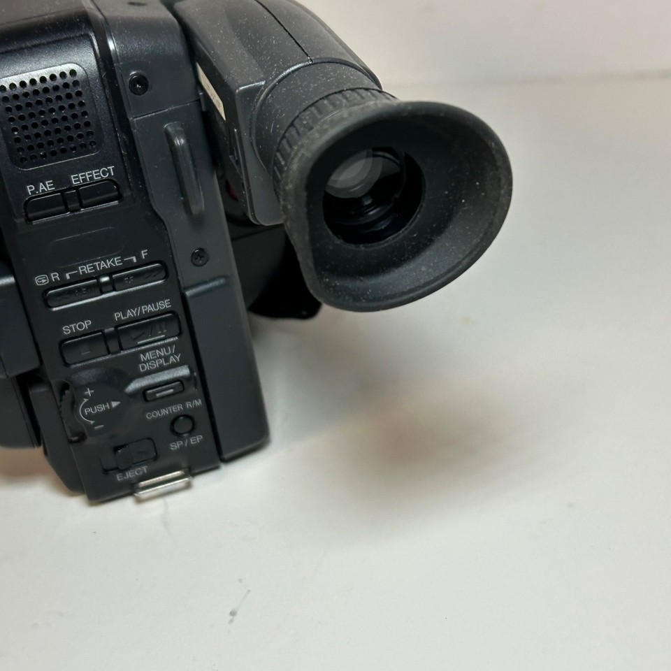 Vintage JVC Compact VHS Camcorder Model #Gr-AXM225U Untested No Battery ...