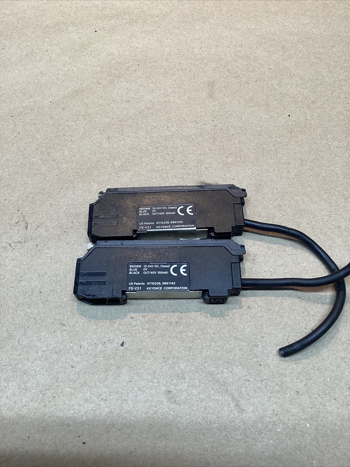 Keyence FS-V31 Fiber Optic Sensor #712K73 Lot Of 2) | eBay