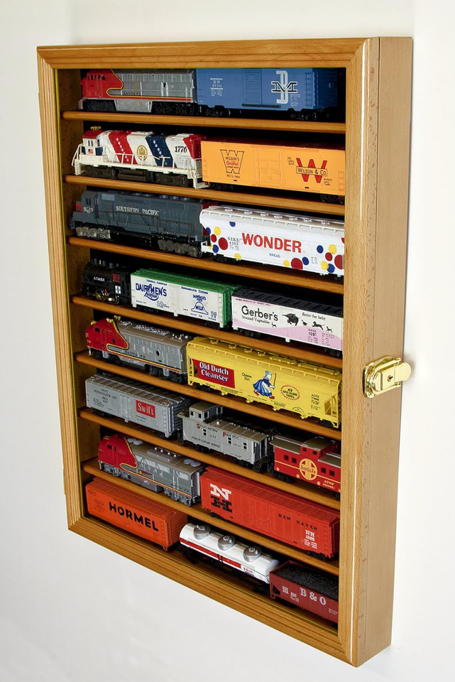 HO Scale Model Train Display Case Lockable Collection Shelf Cabinet Oak ...