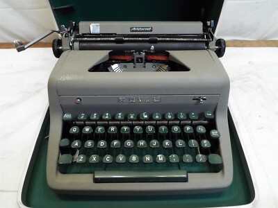 Antique 1956 Aristocrat Model Royal Portable Typewriter w/Carry Case ...