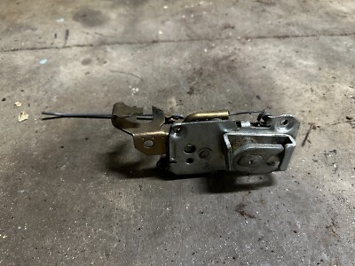 72-79 Volkswagen VW Super Beetle Passenger RH door latch #111837016H | eBay