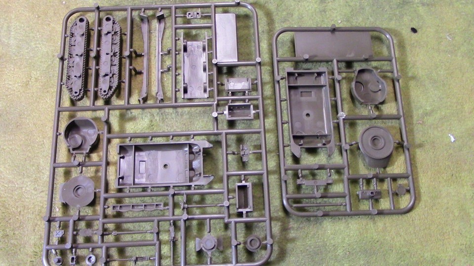 (WM) 15mm Flames of War Sprue WW2 US / UK M4A1 Sherman Tank 75mm with ...