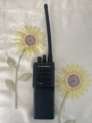 Motorola HT1000 Handie-Talkie FM Radio H01KDC9AA3CN KDHA With Antenna ...