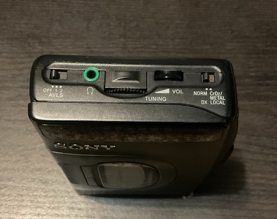 Sony Walkman AVLS WM-FX32 Radio Cassette Player FM/AM - Tested Works ...