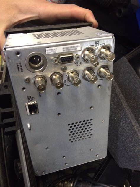 Tektronix WFM5000 SD/HD/DG Opt Multiformat Compact Waveform Monitor ...