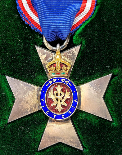 Rare cased British Member of the Royal Victorian Order MVO 5th Class ...