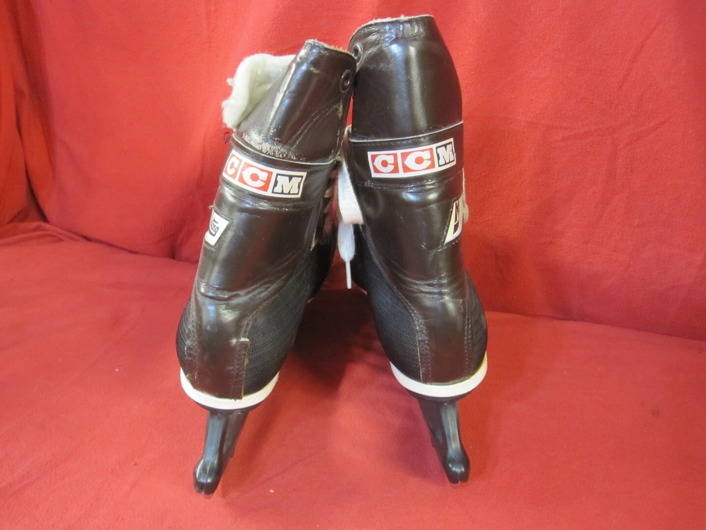 Vintage 1979 CCM Mustang Men's Ice Hockey Skates Size 9 | eBay