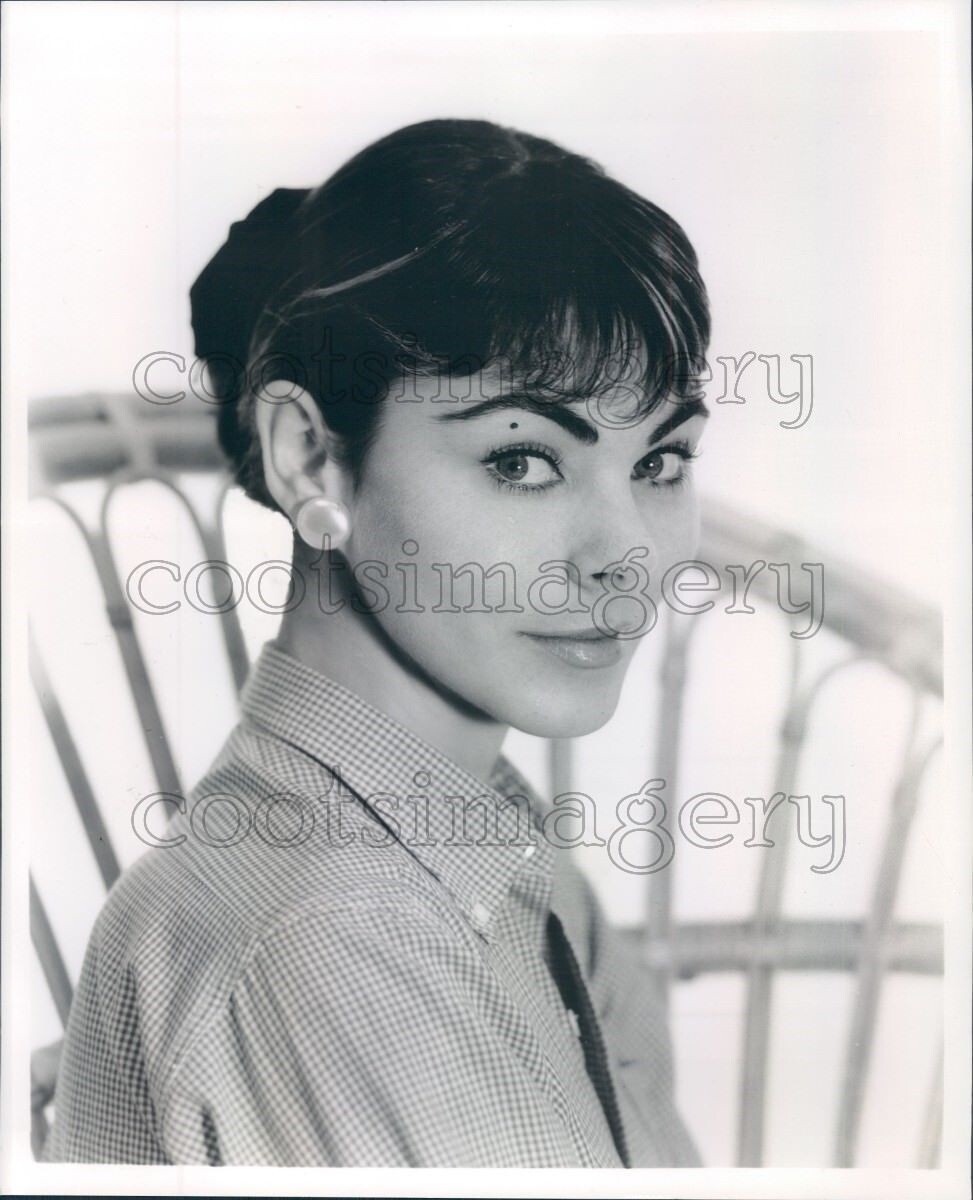 1957 Press Photo Pretty Actress Joanne Gilbert 1950s | eBay