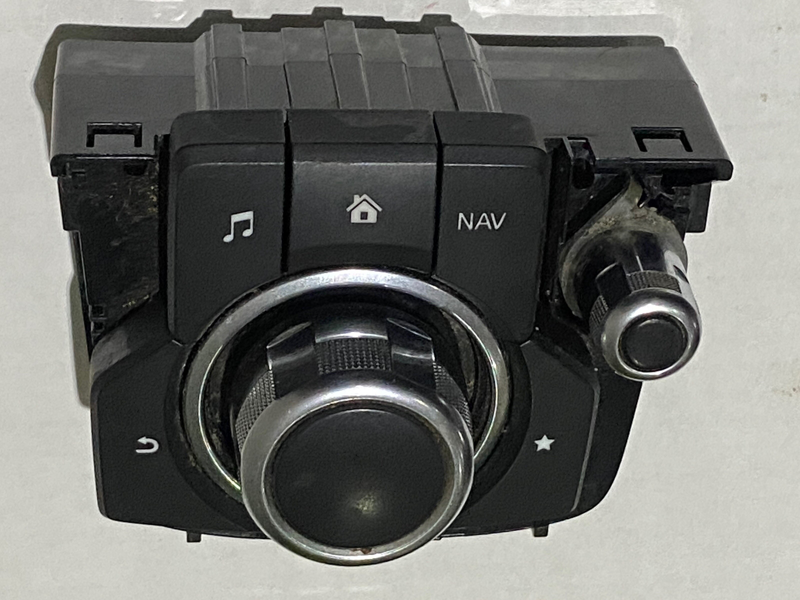 2017 2018 MAZDA 3 NAVIGATION GPS RADIO VOLUME DISPLAY CONTROL GMJ6 66 ...