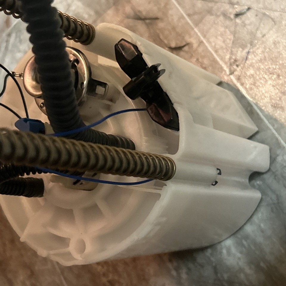 Gas Fuel Pump Module Assembly for 2008-2010 Buick Lucerne 3.8L 3.9L 4 ...