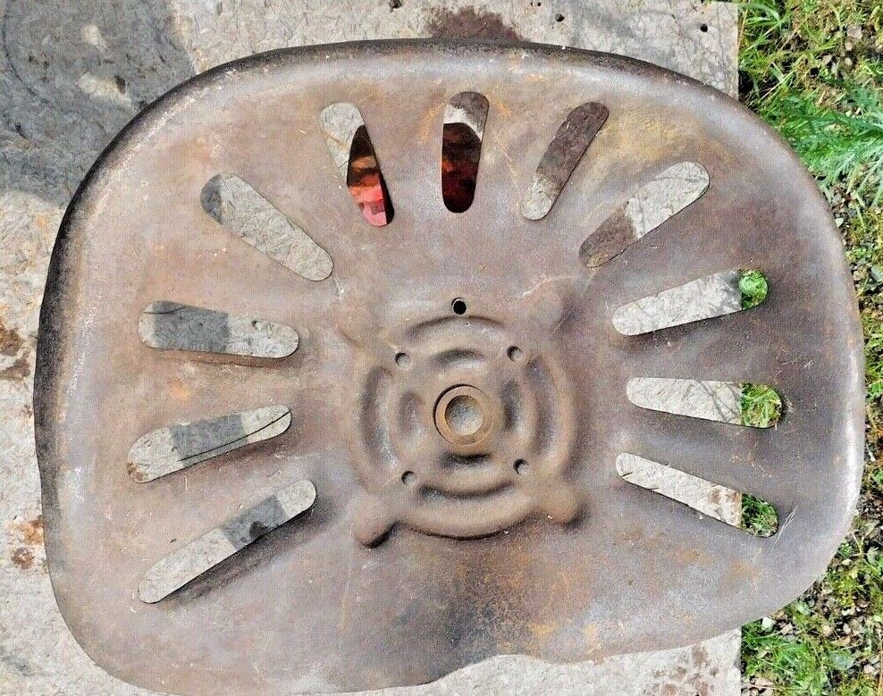 VINTAGE METAL TRACTOR SEAT WTIH SPRING TYPE RISER (RED) PLOW FARM DISC ...