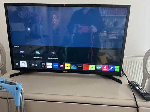 Samsung 32 inch Smart TV COLLECTION ONLY WITHIN 7 DAYS from end of ...