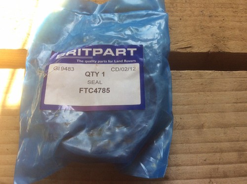 LAND ROVER DEFENDER 90 / 110 / 130 HUB OIL SEAL INNER - FTC4785 - NEW ...