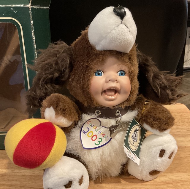 Seated 8" Geppeddo Cuddle Kids Kristy Kitty Porcelain Face Plush Doll ...