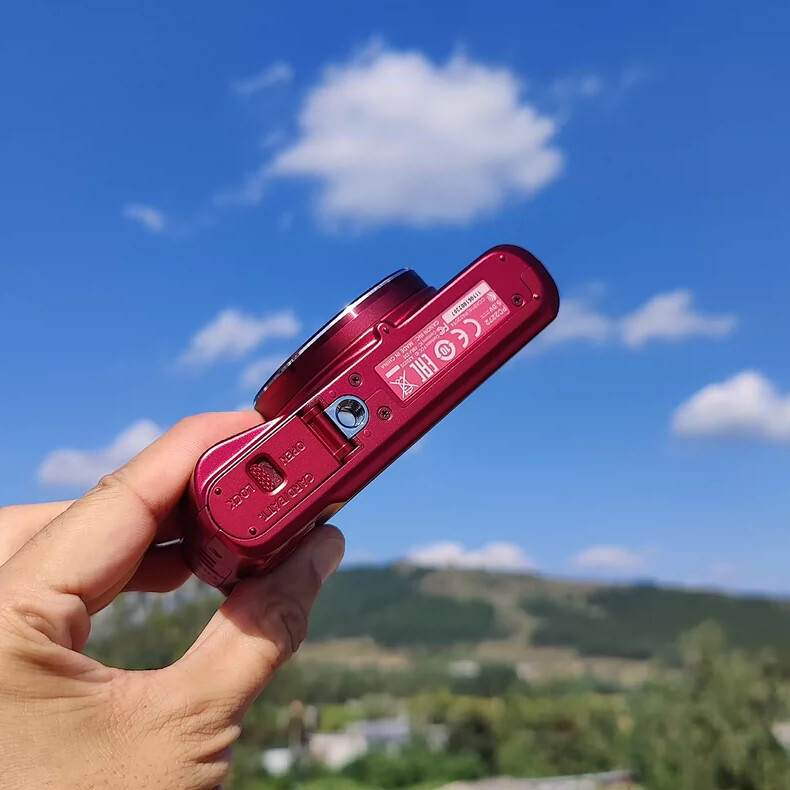 Canon PowerShot SX720 HS 40x Zoom 20.3MP Digital Camera Built-In Flash ...