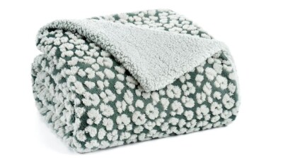 Koolaburra by UGG Alaia Sherpa Throw NAVY Throw Green 50"X 70” NEW | eBay