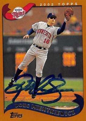 Doug Mientkiewicz autographed baseball card (Minnesota Twins) 2002 ...