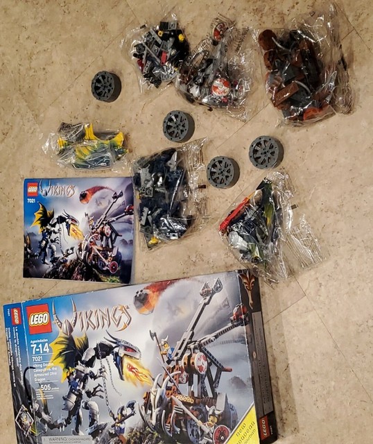 LEGO Vikings: Viking Double Catapault versus the Armoured Ofnir Dragon ...