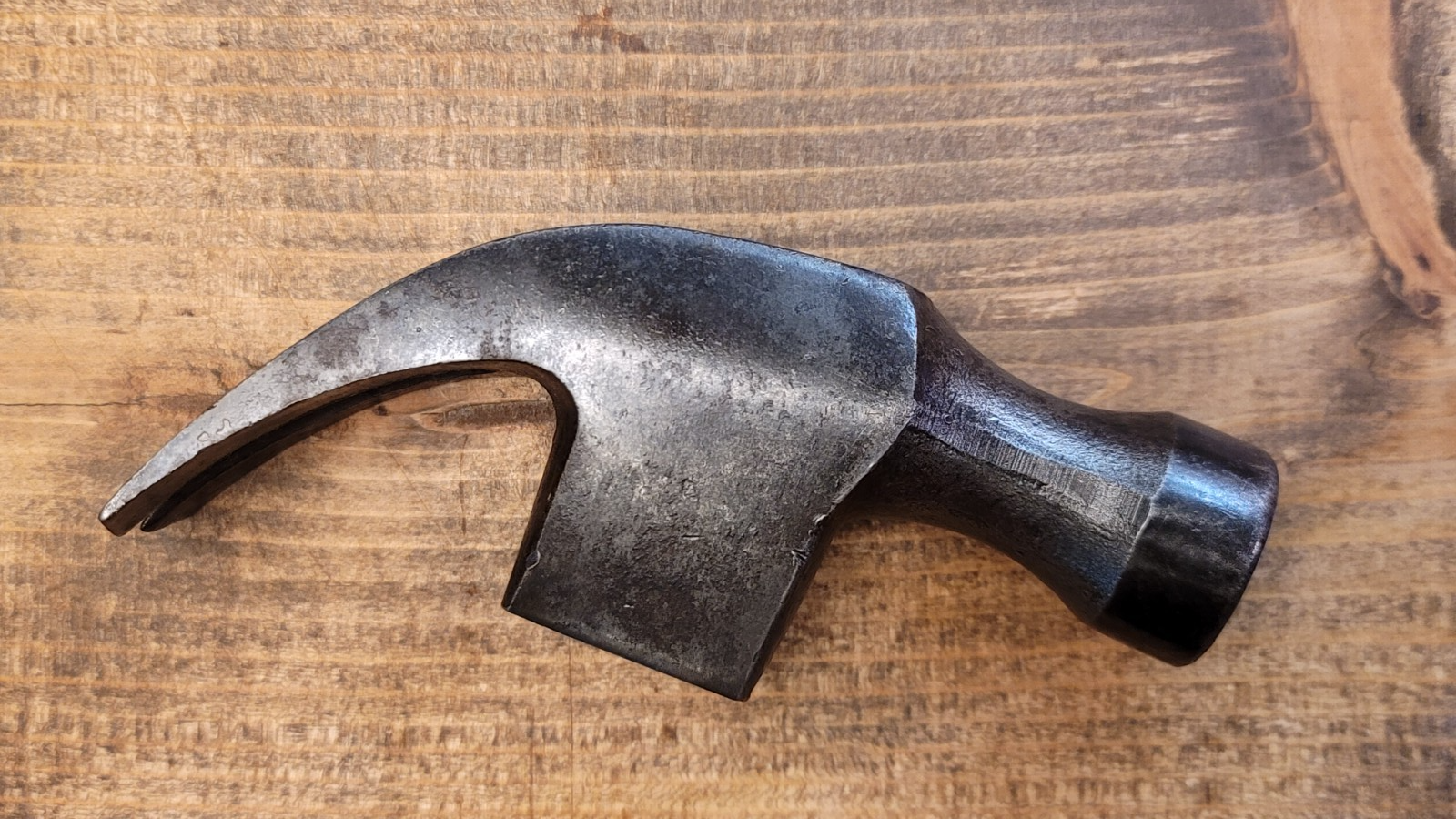 Vintage Stanley Curved Claw Hammer w/ Nail Holding Slot Round Neck ...