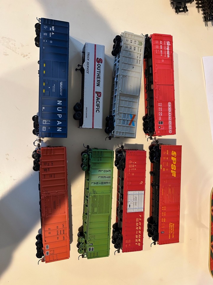Lot Of HO 8 Model Train Cars | eBay