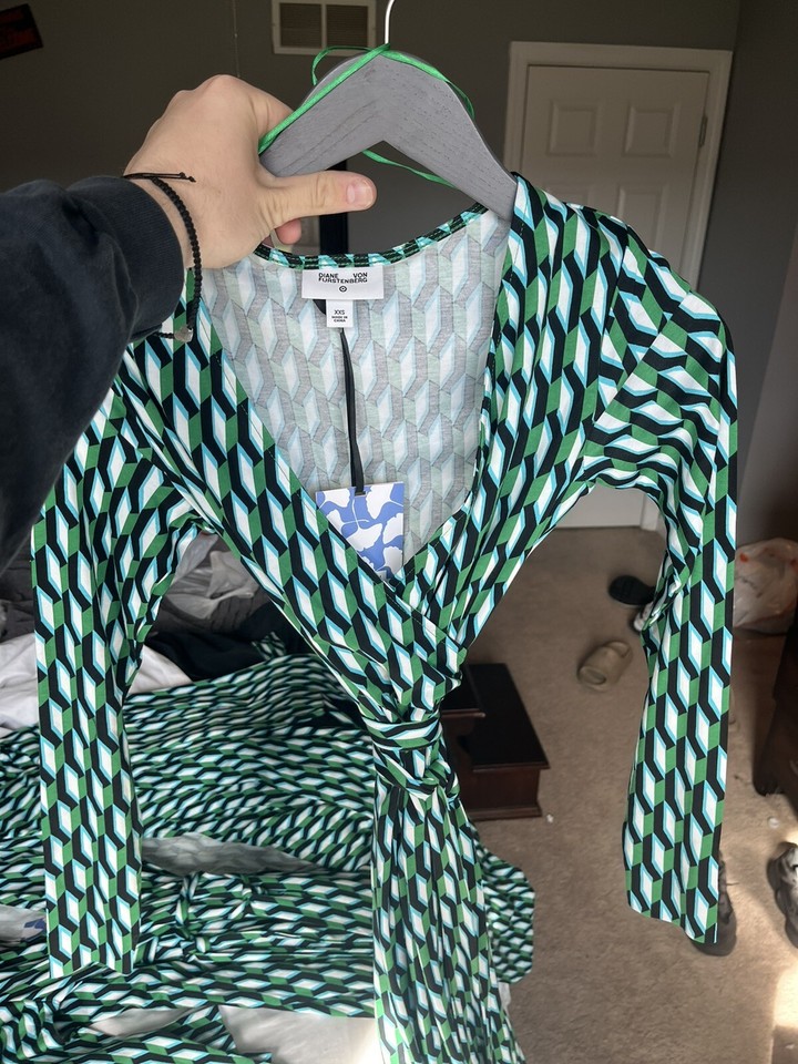 DVF Diane Von Furstenberg x Target L/S Midi Arrow Geo Green Wrap Dress ...