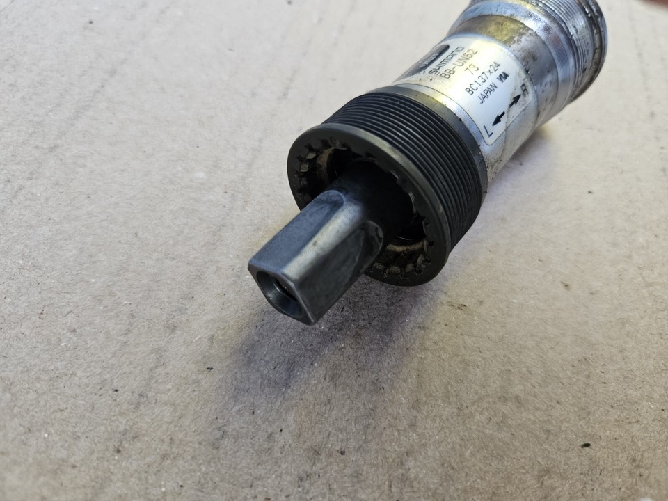 Shimano BB-UN52 Cartridge Bottom Bracket 73mm Shell 113mm Spindle made ...