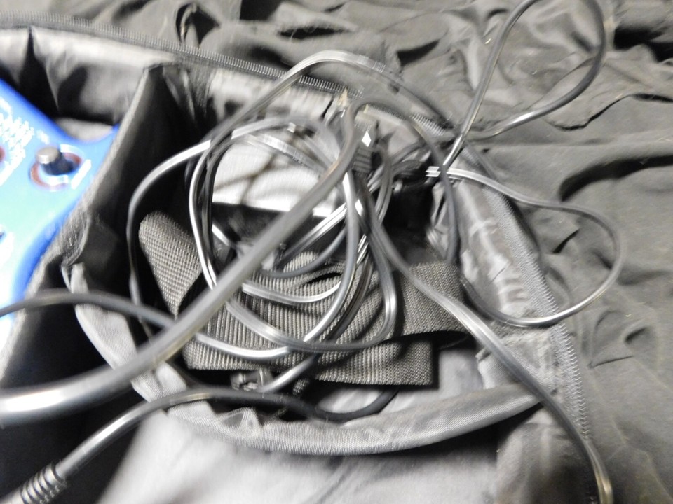 Behringer V-Amp 2 electric guitar multi-effect processor amplifier good ...