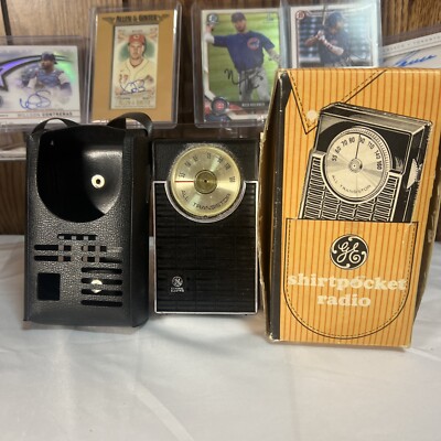 VINTAGE GENERAL ELECTRIC SMALL TRANSISTER RADIO GE# P1710C (C17B4) With ...