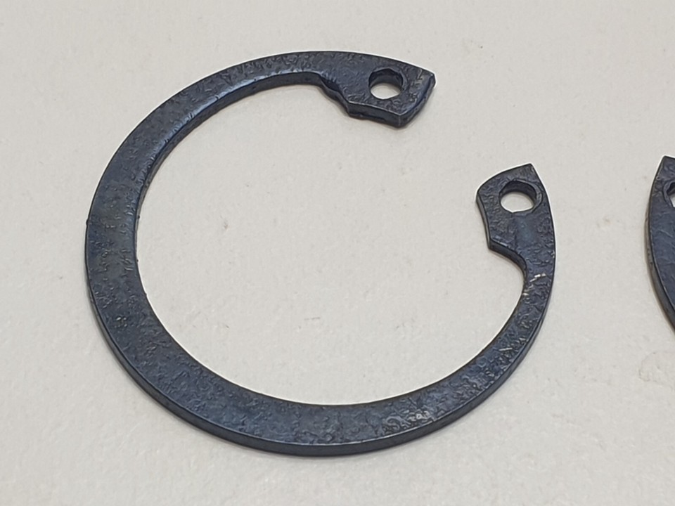 2x FORD TYPE 9 GEARBOX SPEEDO CABLE CIRCLIP MK1 MK2 ESCORT CORTINA ...