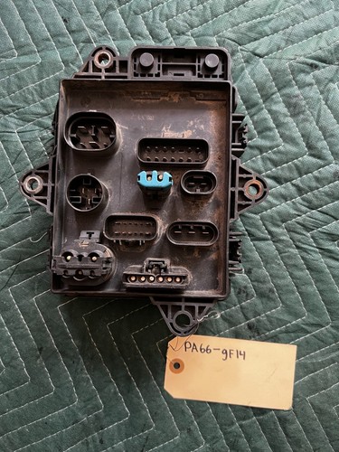 21619487 -2 VOLVO VNL FUSE BOX OEM | eBay