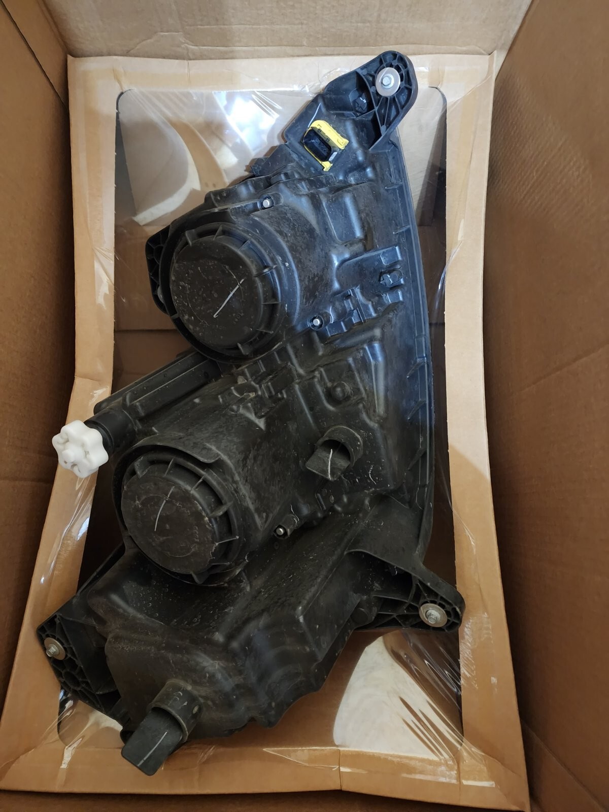 P54-6196-100 Halogen Headlamp LH (NEW) Genuine Paccar | eBay