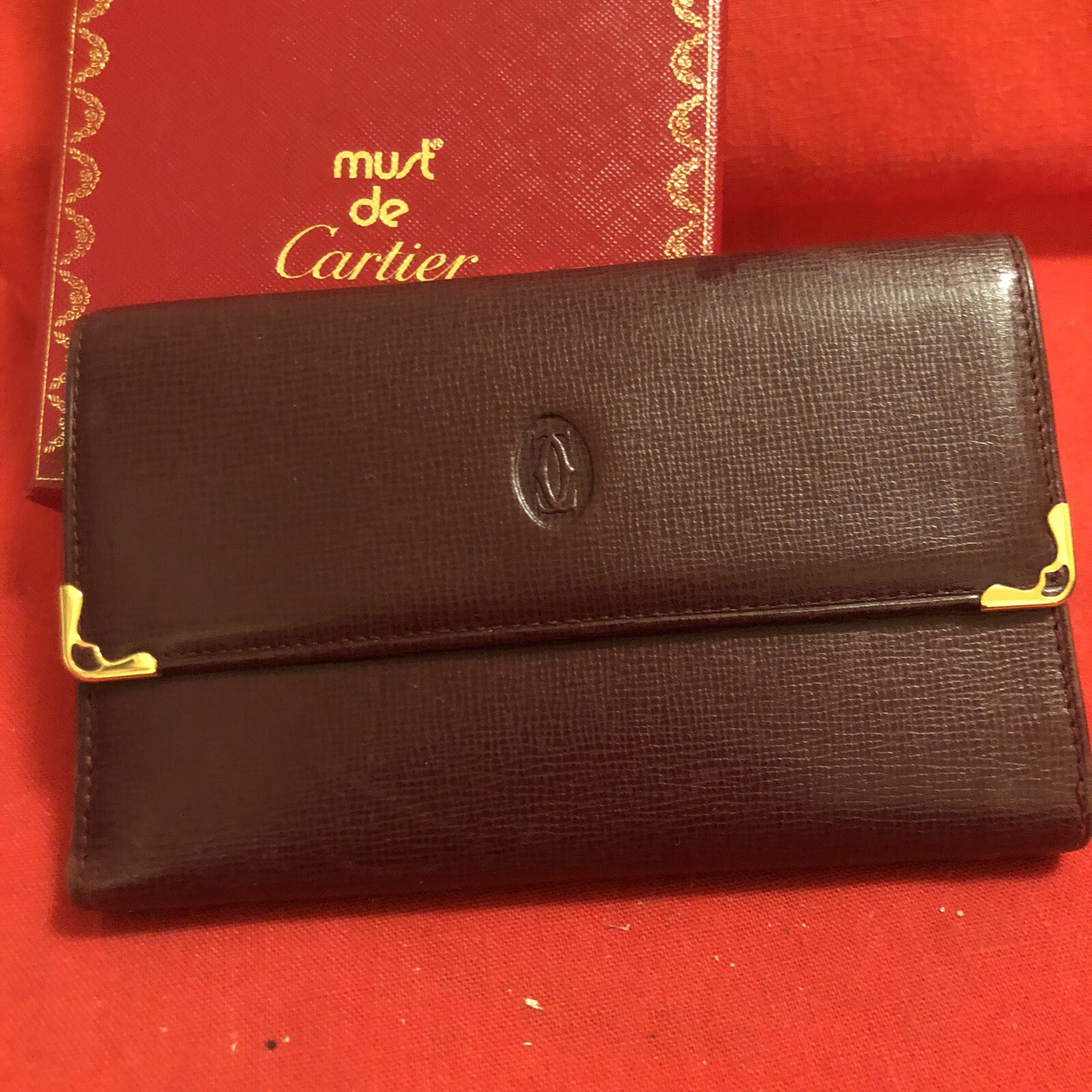 CARTIER FRENCH TRIFOLD WALLET With Exterior Kiss Loc… - Gem