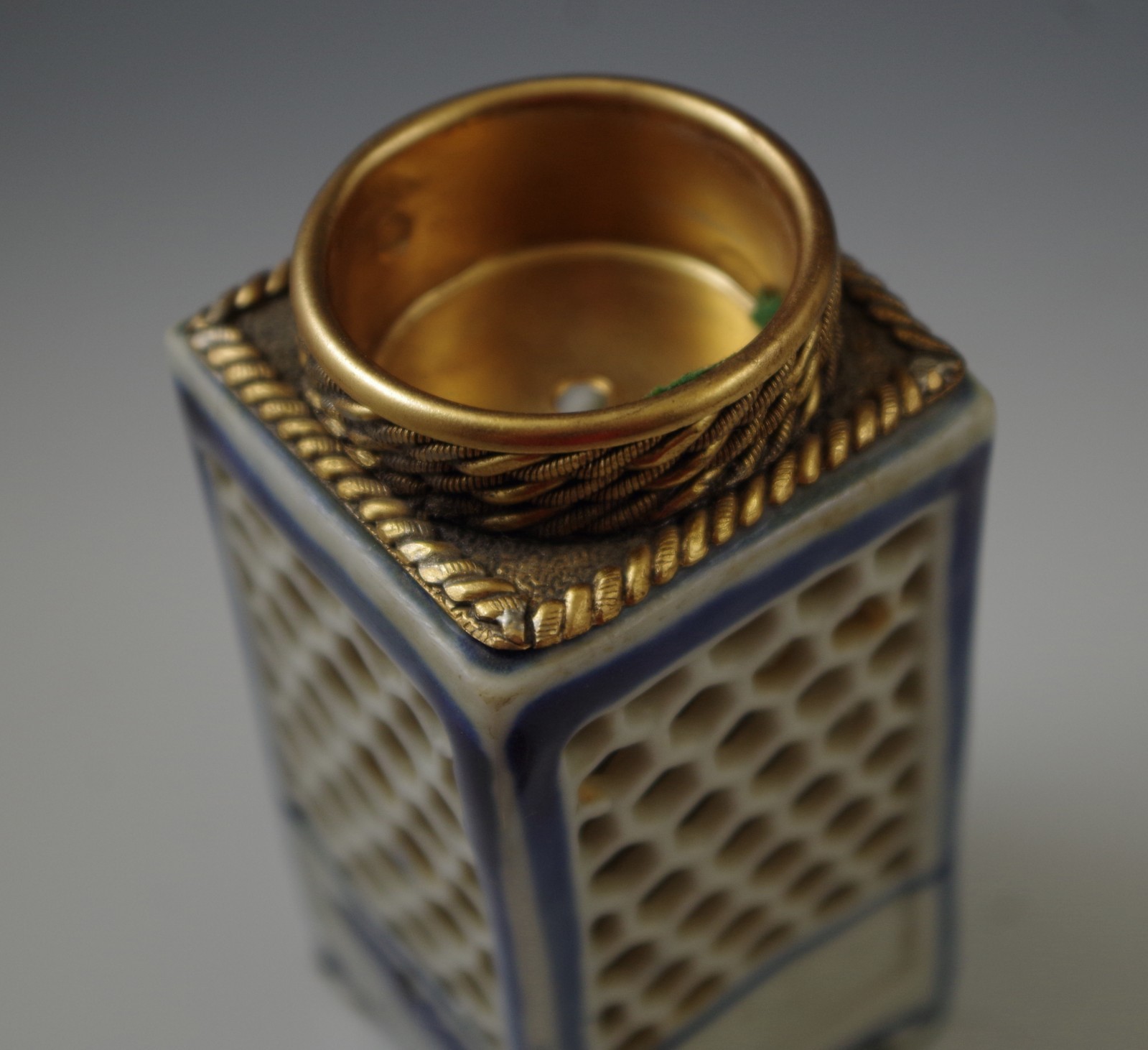 VTG EVANS TABLE LIGHTER RETICUALATED PIERCED CHINA BASE | eBay