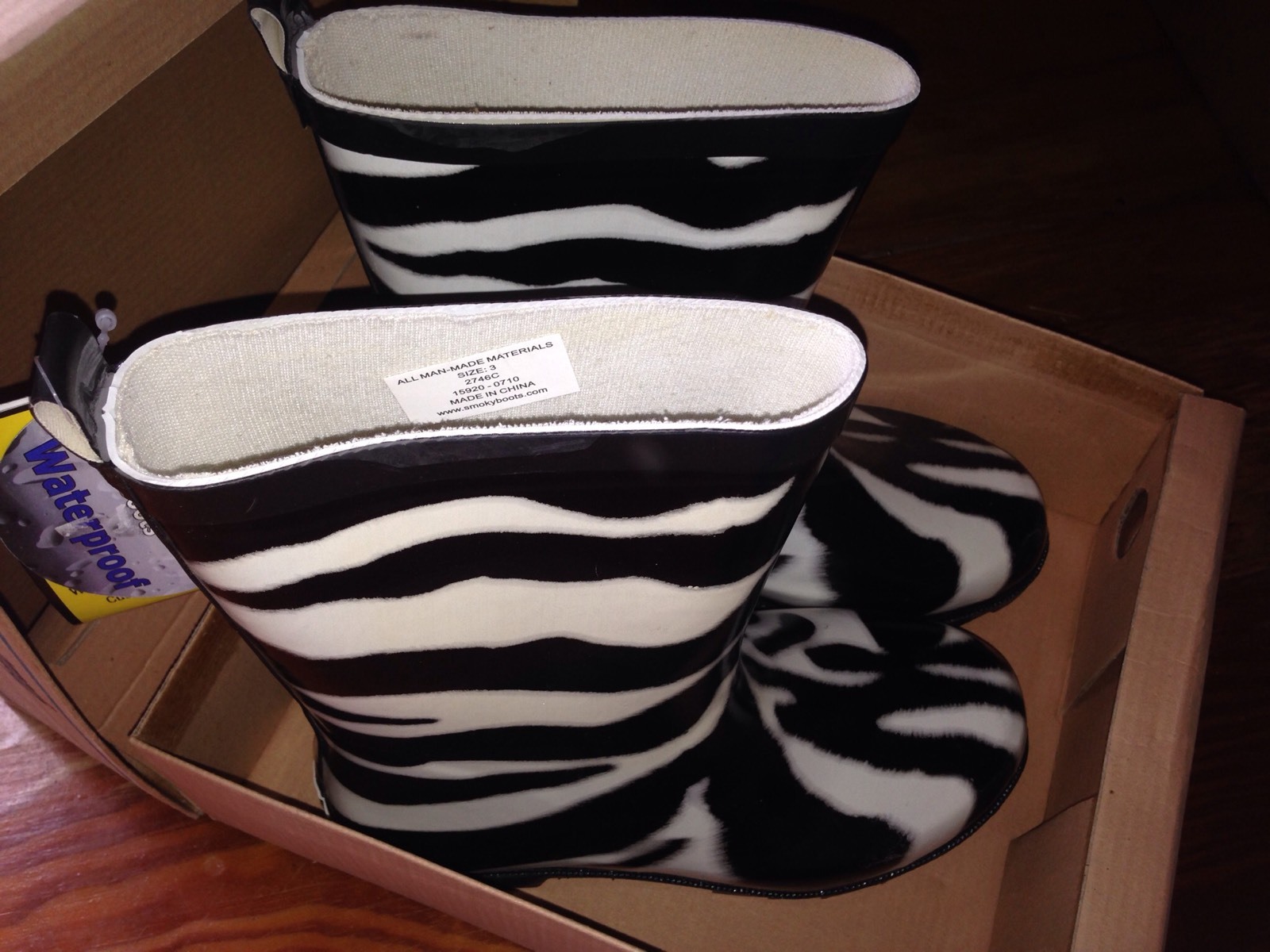 New Zebra Waterproof Rubber Boots Size 3 Poop Round Toe Knit Lining ...