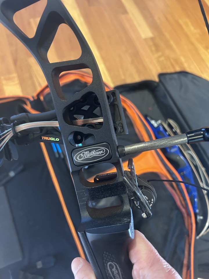 Mathews Tactic Compound Bow and accessories | eBay Australia