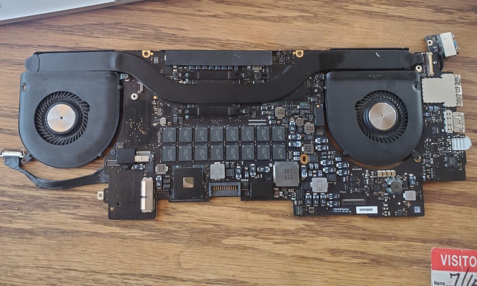 MacBook Pro 2015 15" Motherboard i7-2.5G 16GB 820-00426-A A1398 Radeon ...