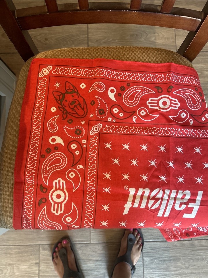 Fallout Red Paisley Dogmeat Bandana Vault-Tec New Vegas 76 Stars Logo ...