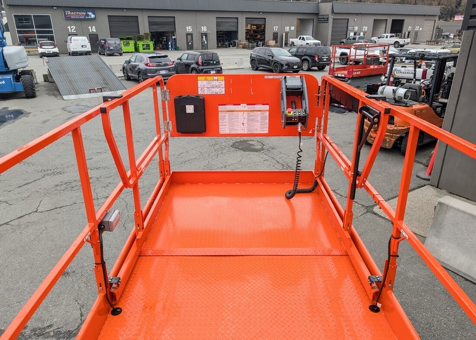 NEW 2025 JLG RT-3369 4x4 Rough Terrain Scissor Lift - Finance $995 Per ...