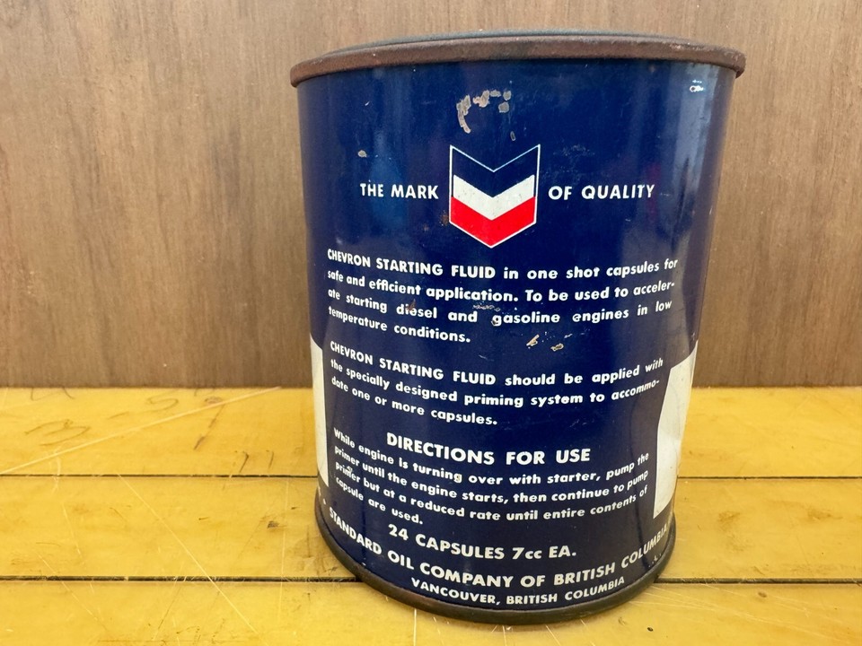 VINTAGE NOS~ 1950'S CHEVRON STARTING FLUID CAN~ EXCELLENT- CONTENTS ...