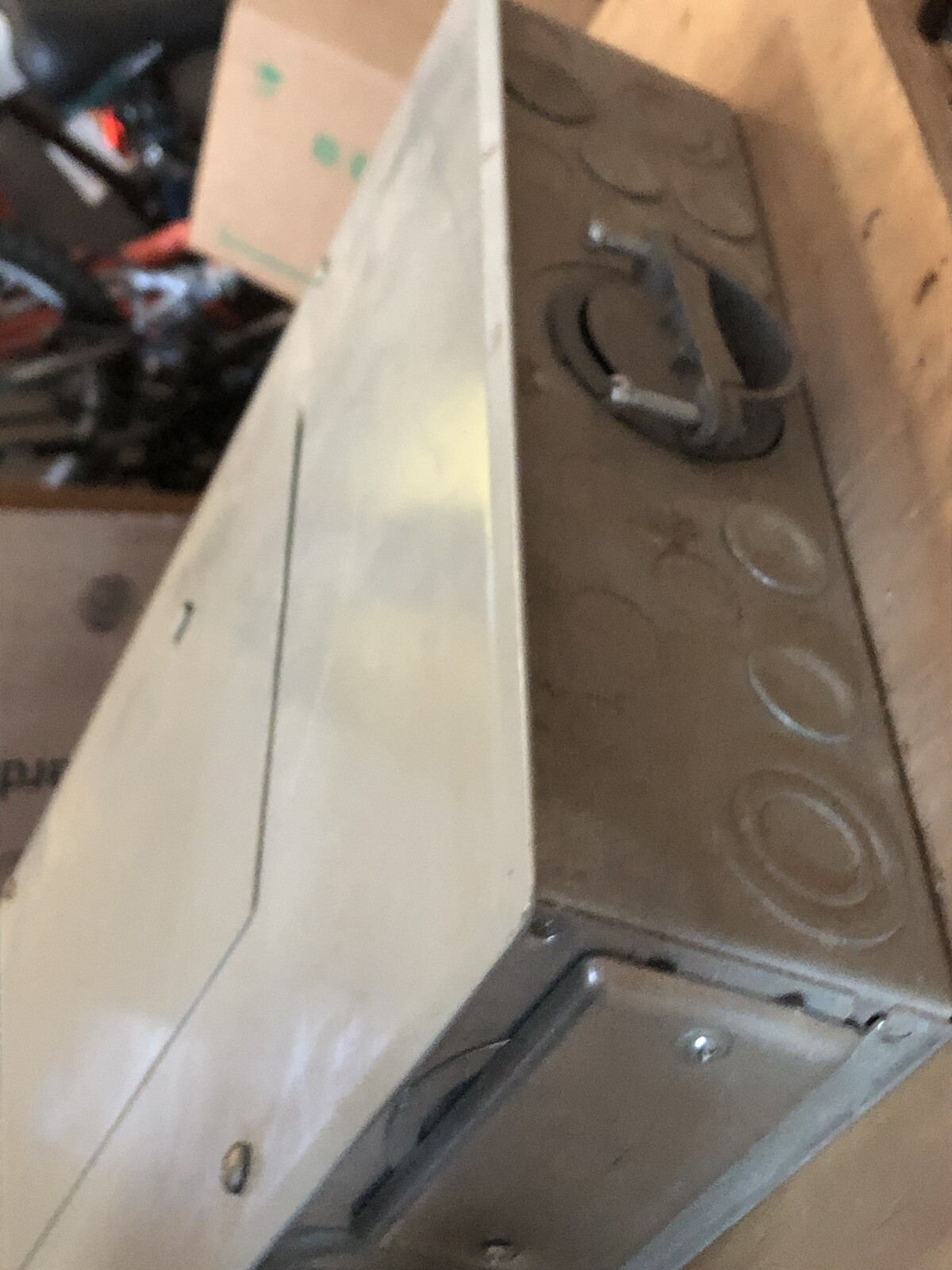 GENERAL ELECTRIC LOAD CENTER # TM4020CCU 120/240V. 200AMPS Type 1 ...