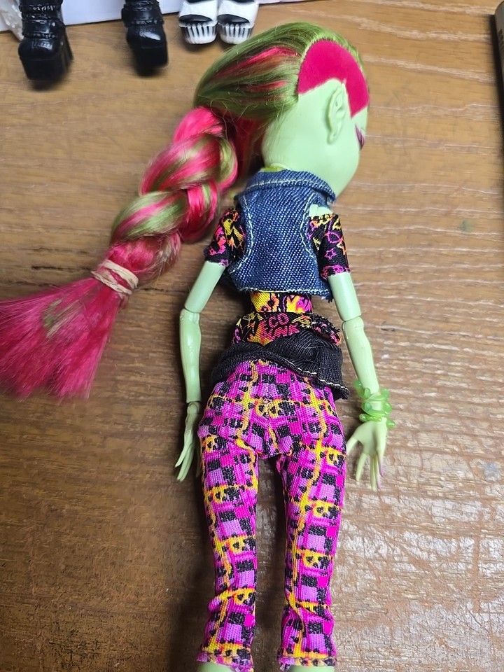 Lot Of 8 Mattel Monster High Dolls Vintage Gen 1 Dressed Catty Howleen ...