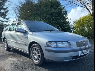 2002 VOLVO V70 2.4 140 5dr ESTATE PETROL FSH NEW SERVICE BLUE 3 OWNERS ...